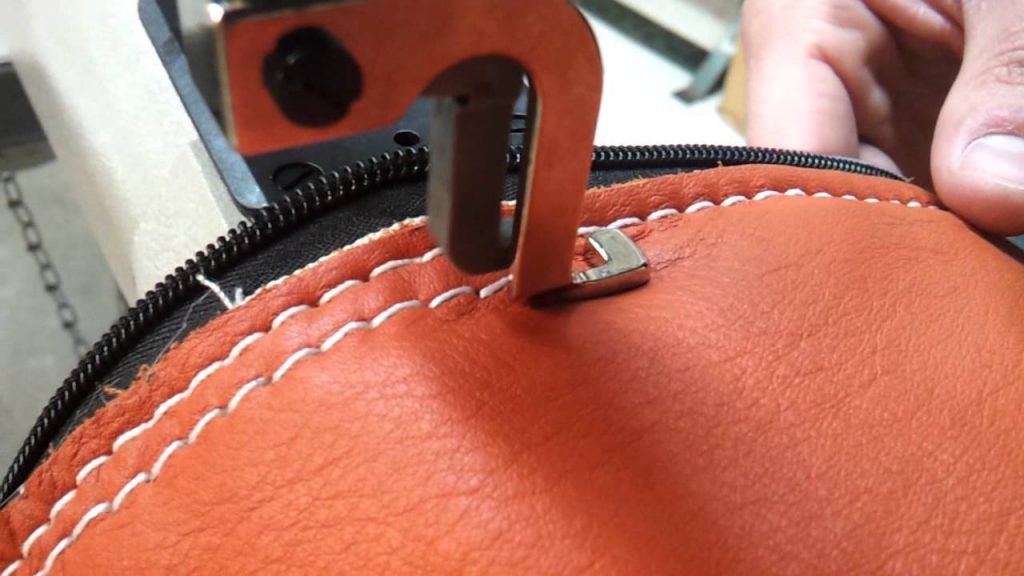 Sewing Leather with Standard Sewing Machines | Tips for Beginners - 700 ...